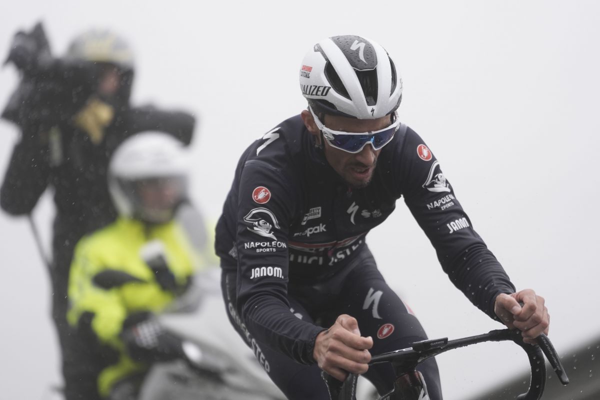 【2024環義大賽第16站】 50年的紀錄再現 Tadej Pogačar：本來不想贏，結果離突圍車手太近…-單車時代CYCLINGTIME.com 自行車賽事報導、單車環島路線、新手教學